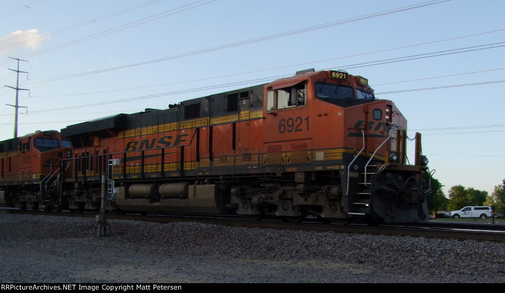 BNSF 6921